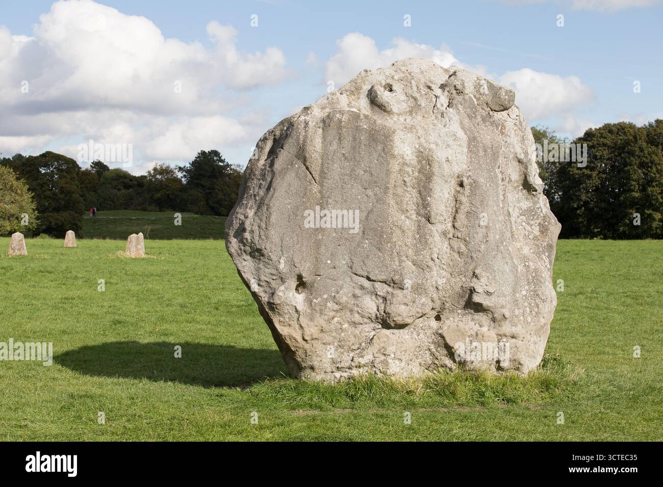 Avebury Henge and stone circles Stock Photo - Alamy