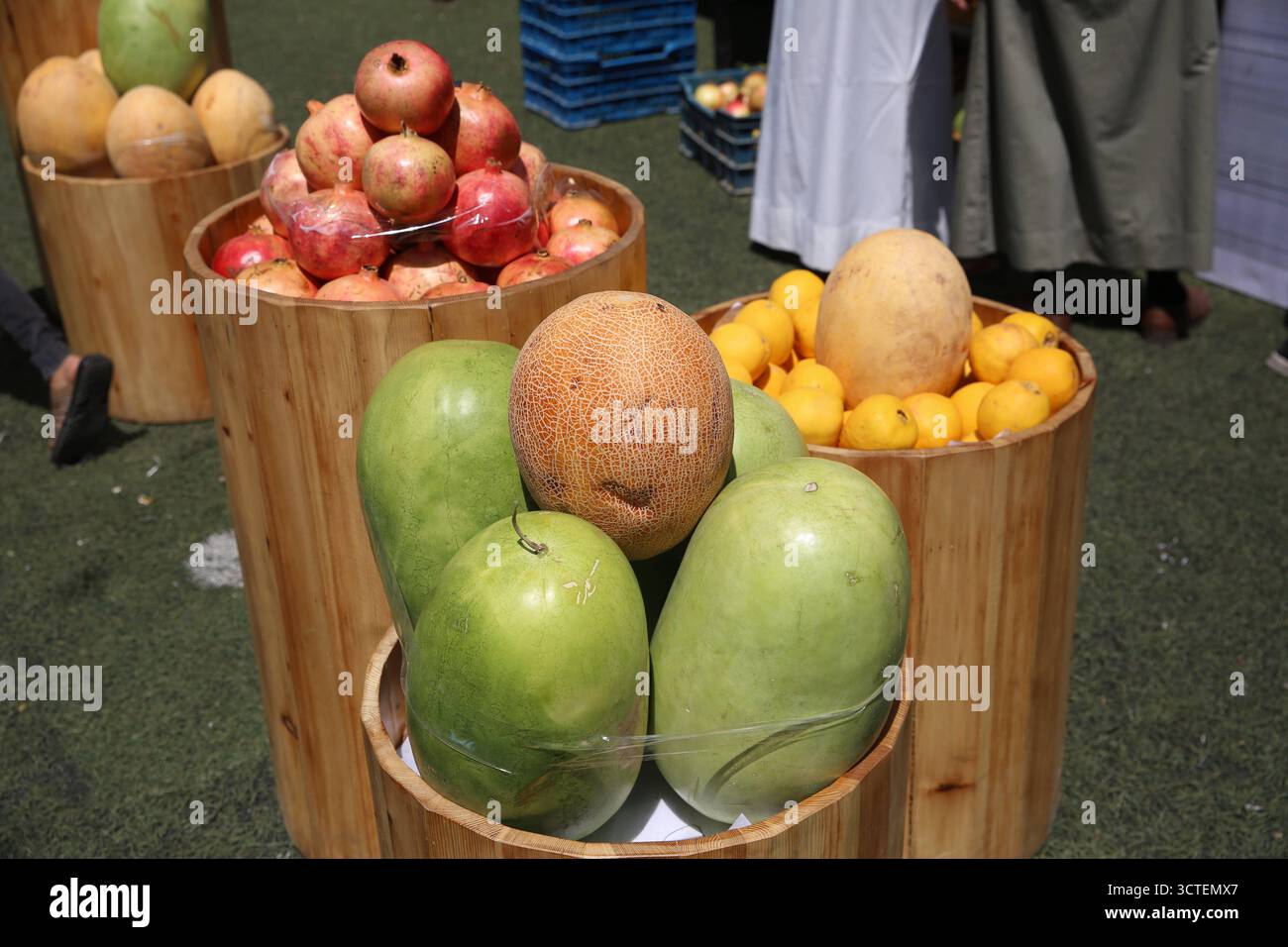 Fruit fair held in Sana a to boost local production Fruits are on ...