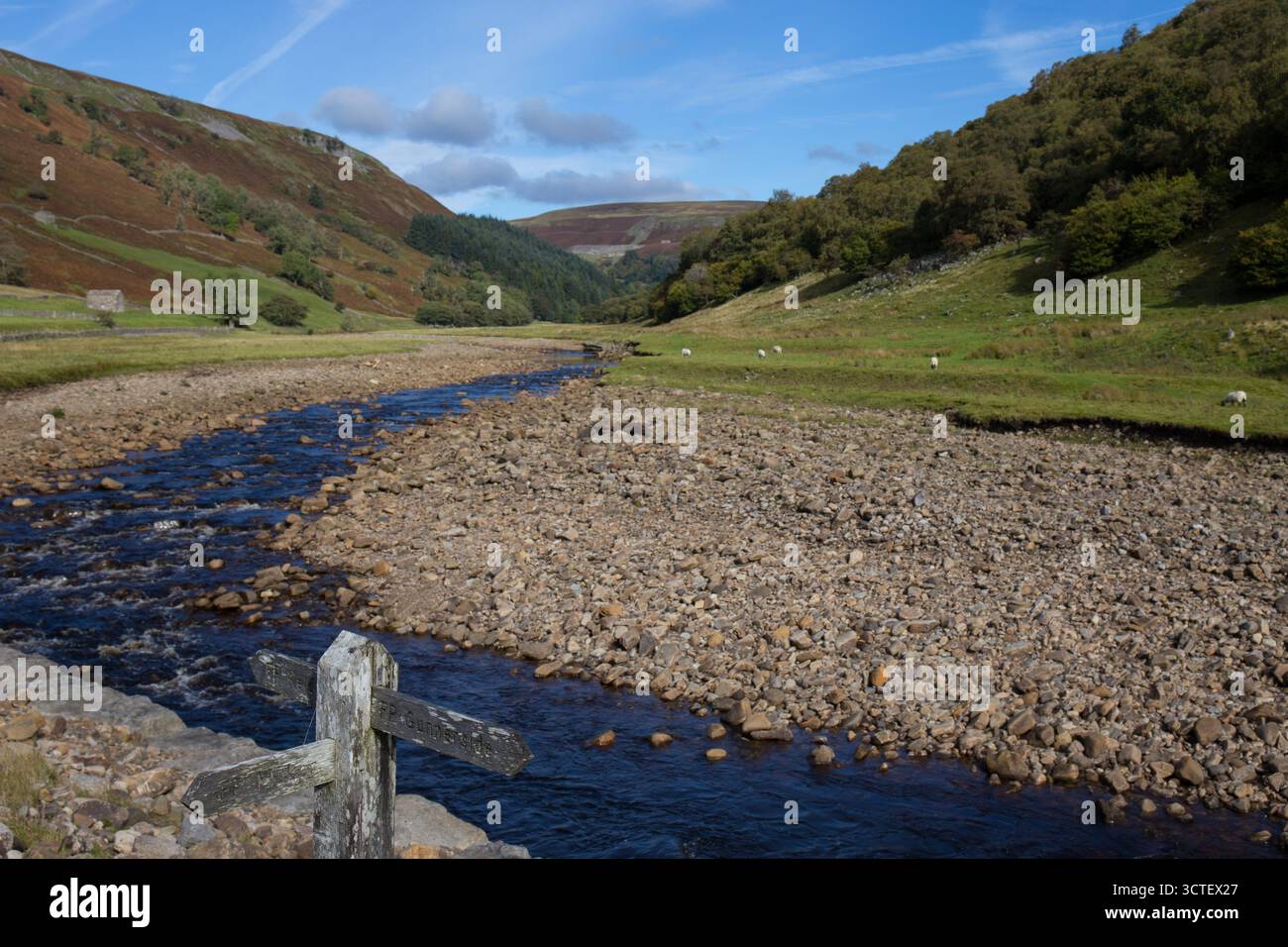 Bridge river swale hi-res stock photography and images - Alamy