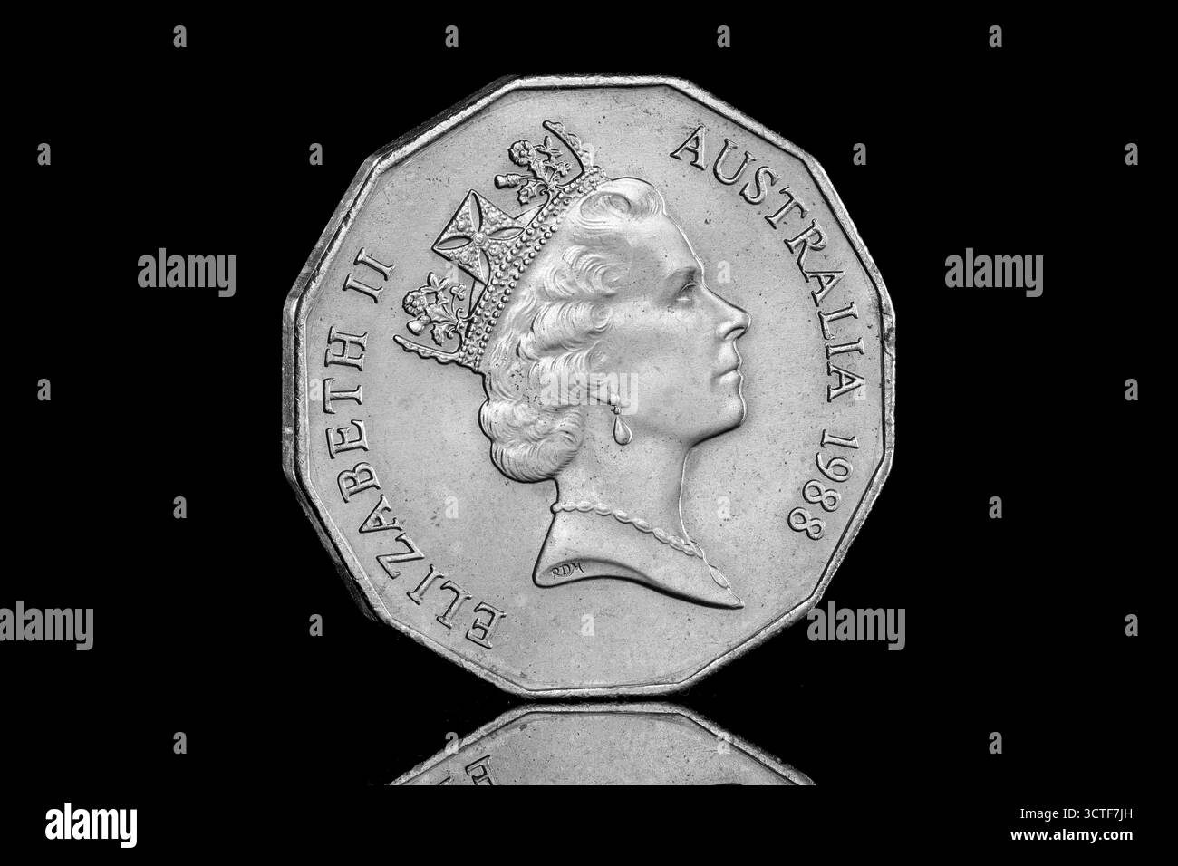 Australia 12 sided coins hi-res stock photography and images - Alamy