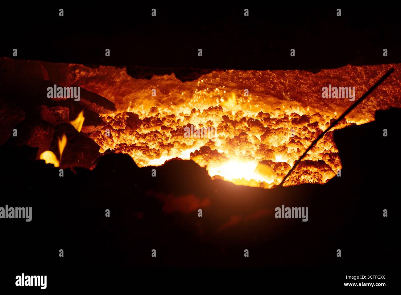 Molten metal macro hi-res stock photography and images - Alamy