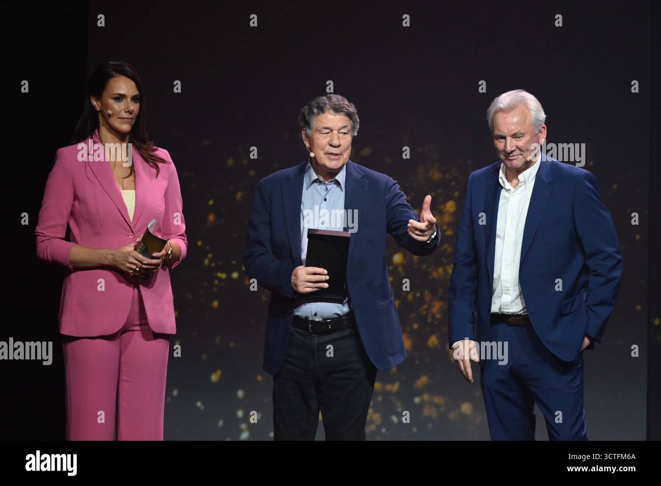 Dortmund, Germany. 6 Oct, 2025. Left to right: Moderator Esther ...