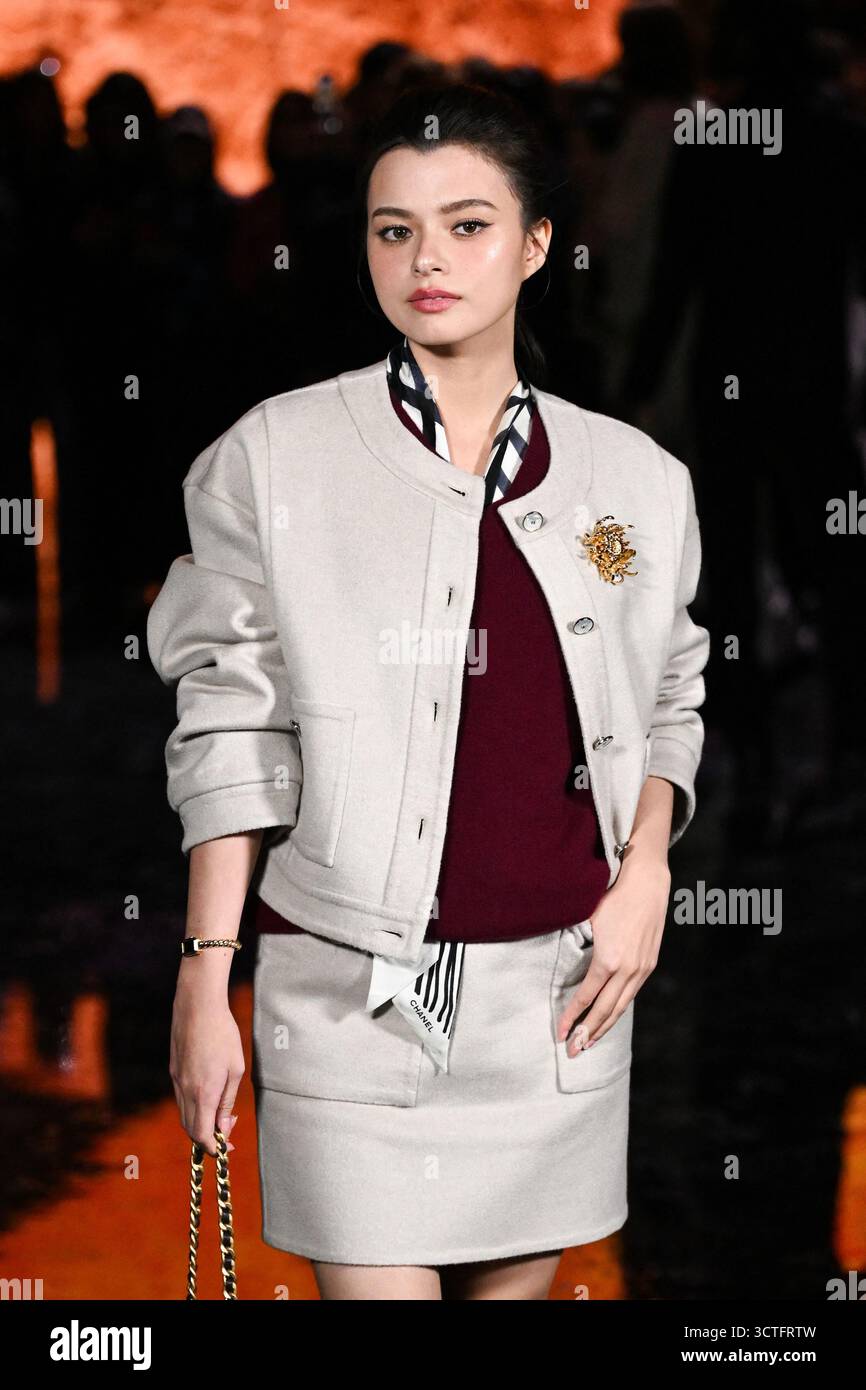 Rebecca Patricia Armstrong attending the Chanel Womenswear Spring ...