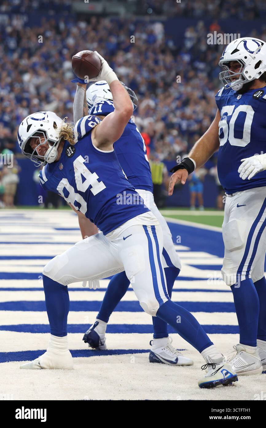 Indianapolis Colts tight end Tyler Warren (84) celebrates a touchdown ...