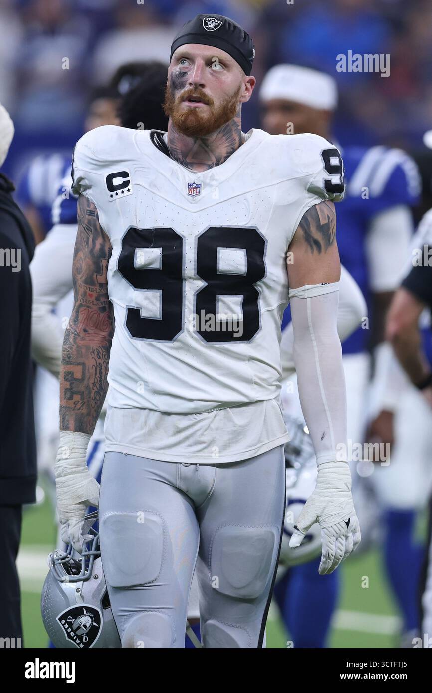 Las Vegas Raiders defensive end Maxx Crosby (98) watches the scoreboard ...