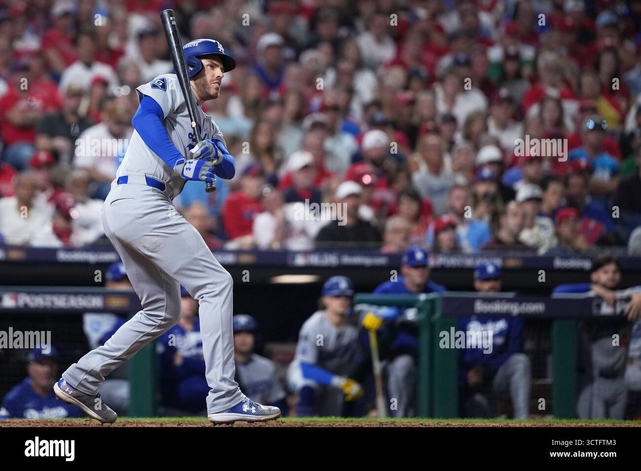 Los Angeles Dodgers' Freddie Freeman watches the ball after hitting a ...