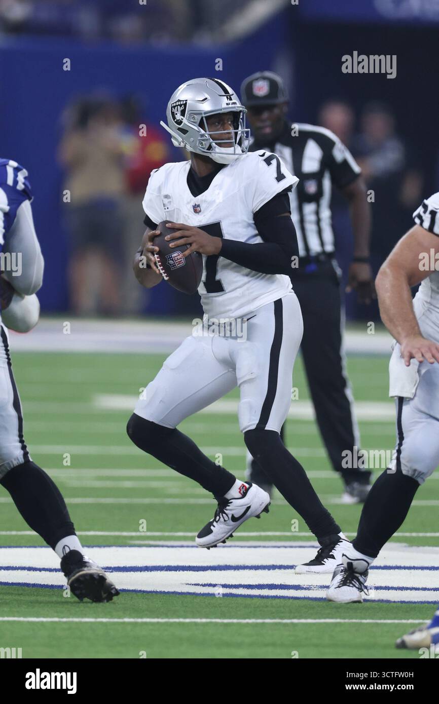 Las Vegas Raiders quarterback Geno Smith (7) looks to throw a pass ...