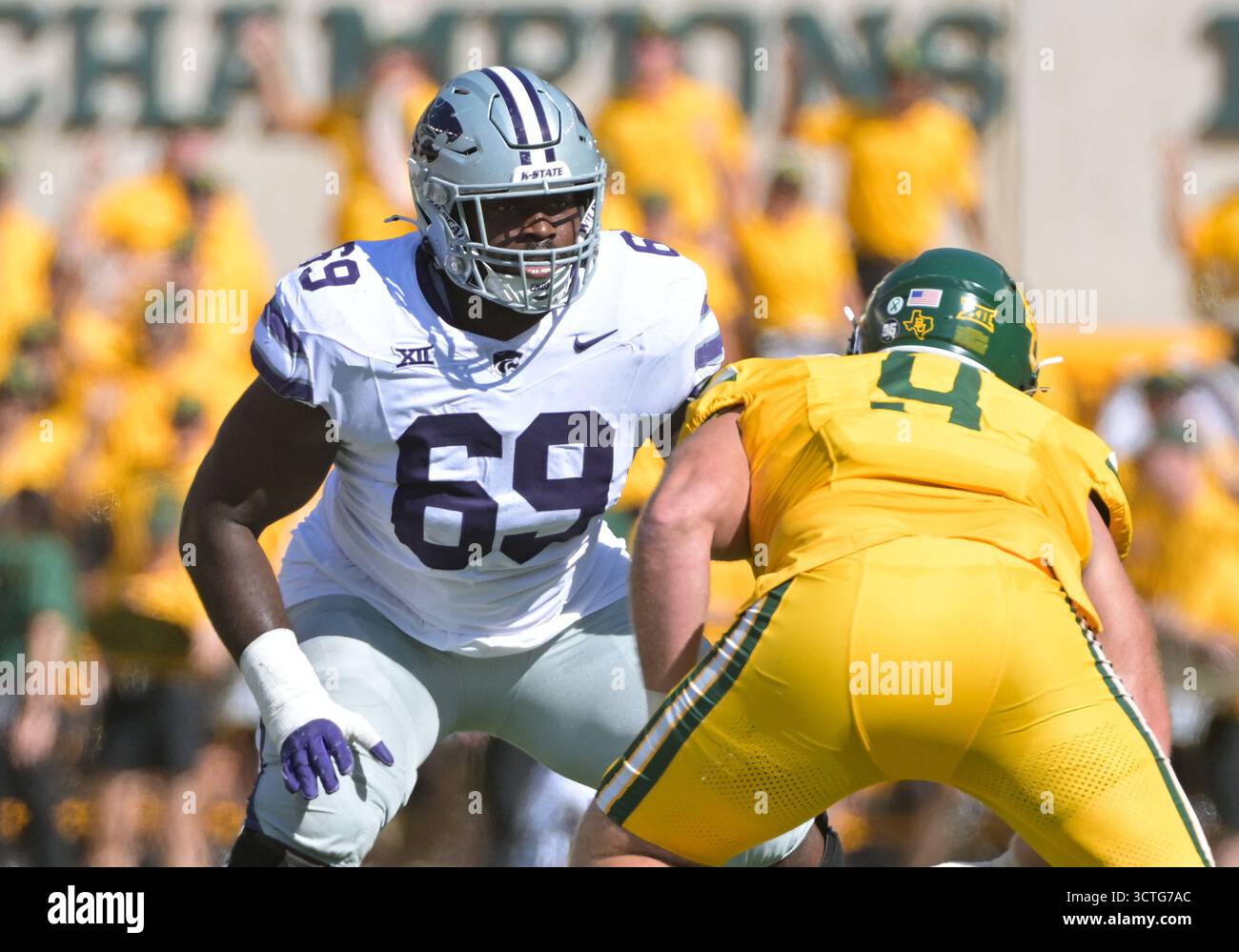 October 04, 2025 Kansas State Wildcats offensive lineman Taylor Poitier ...