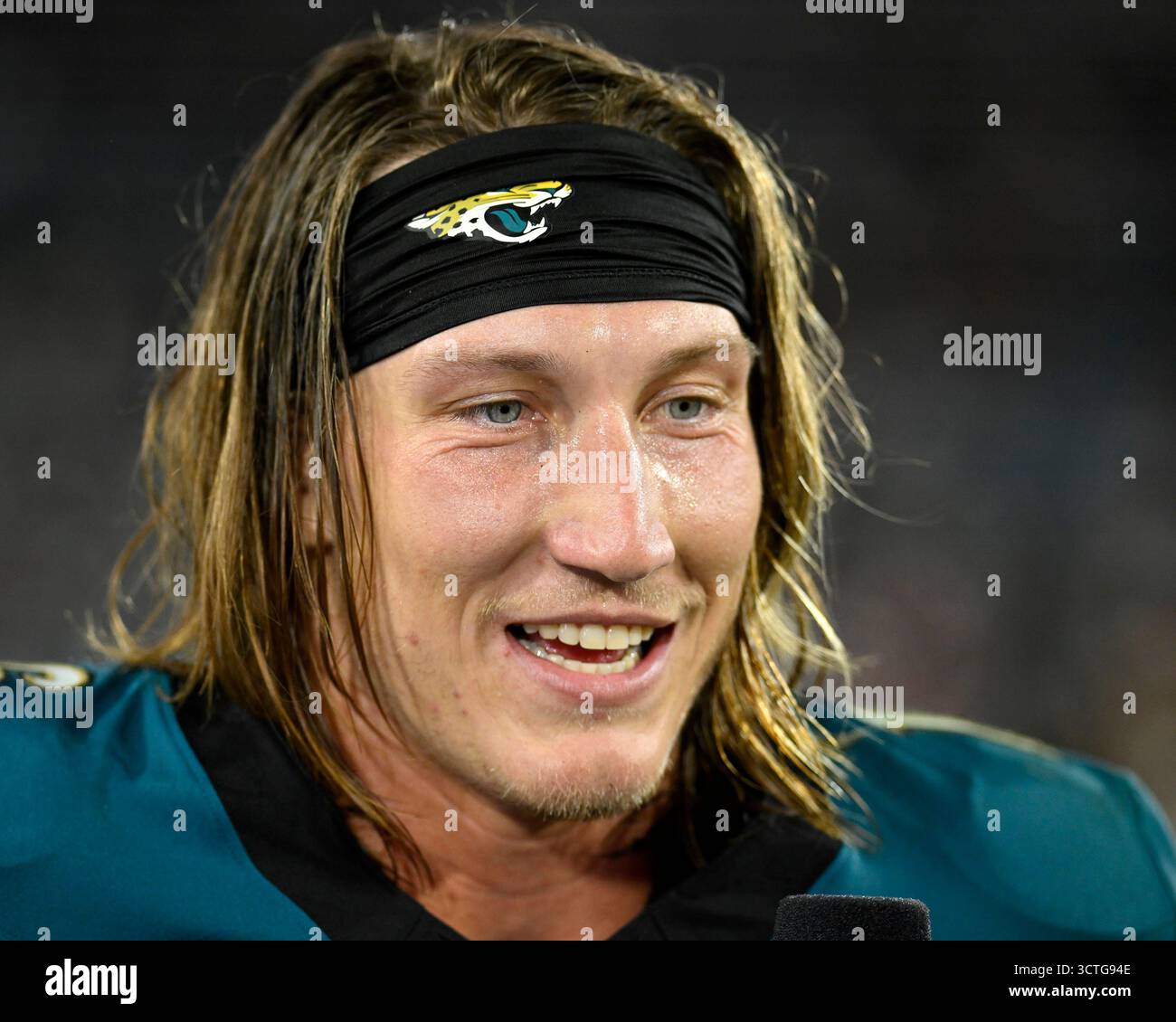 Jacksonville, United States. 06th Oct, 2025. Jacksonville Quarterback ...