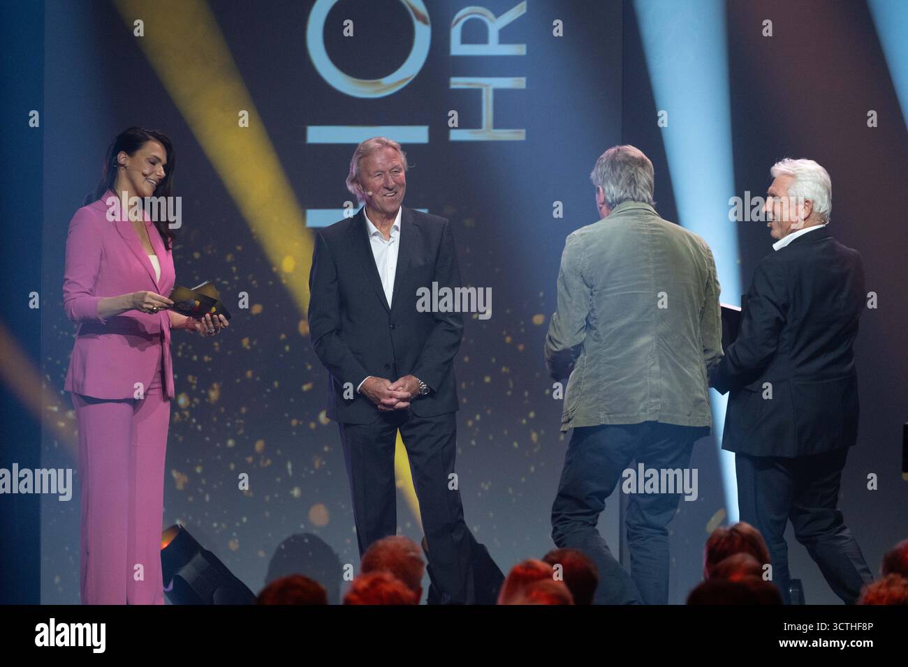 left to right Moderator Esther SEDLACZEK and award winner Horst ...