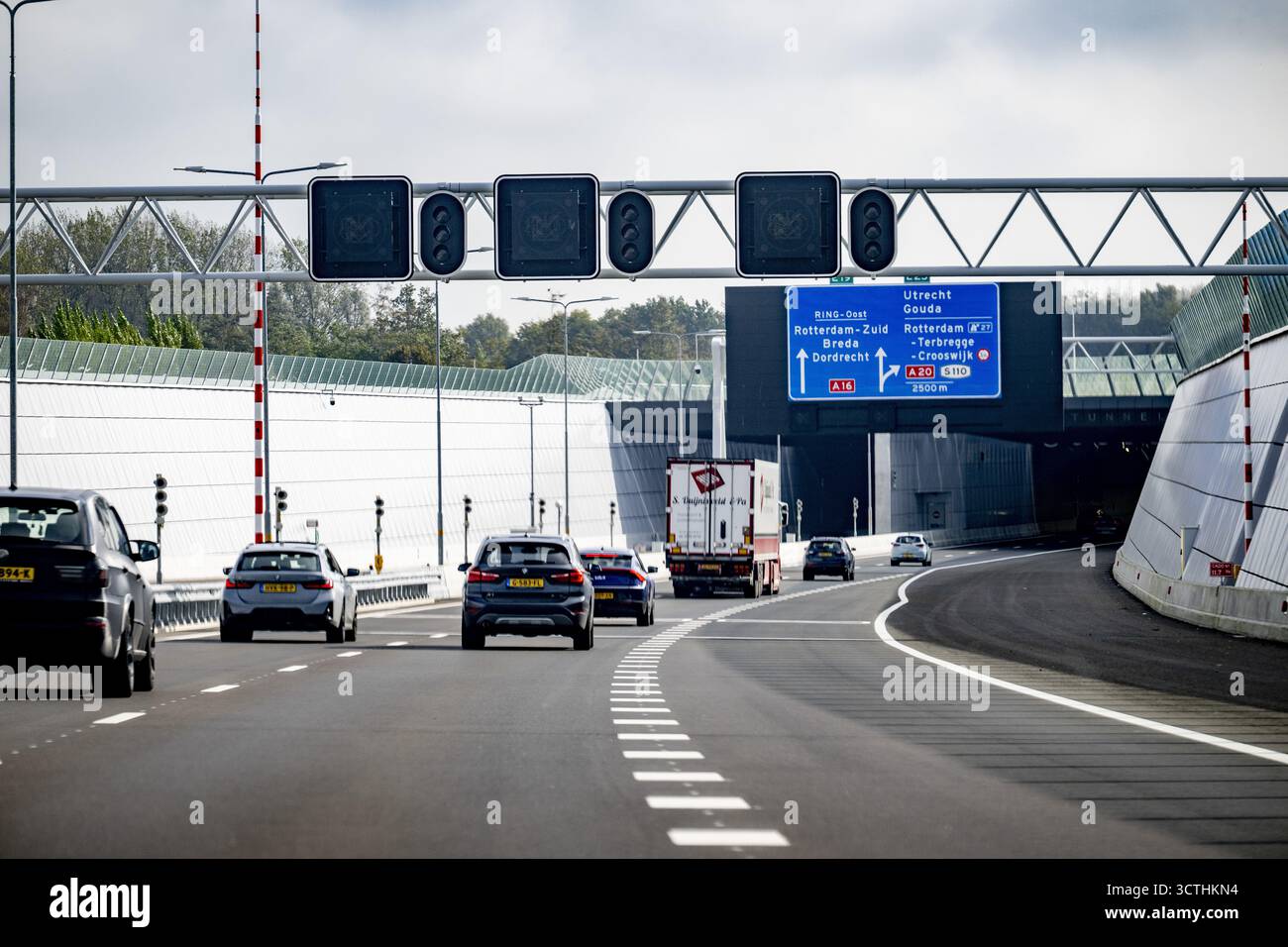 ROTTERDAM - The new A16 motorway in Rotterdam towards Dordrecht/Breda ...