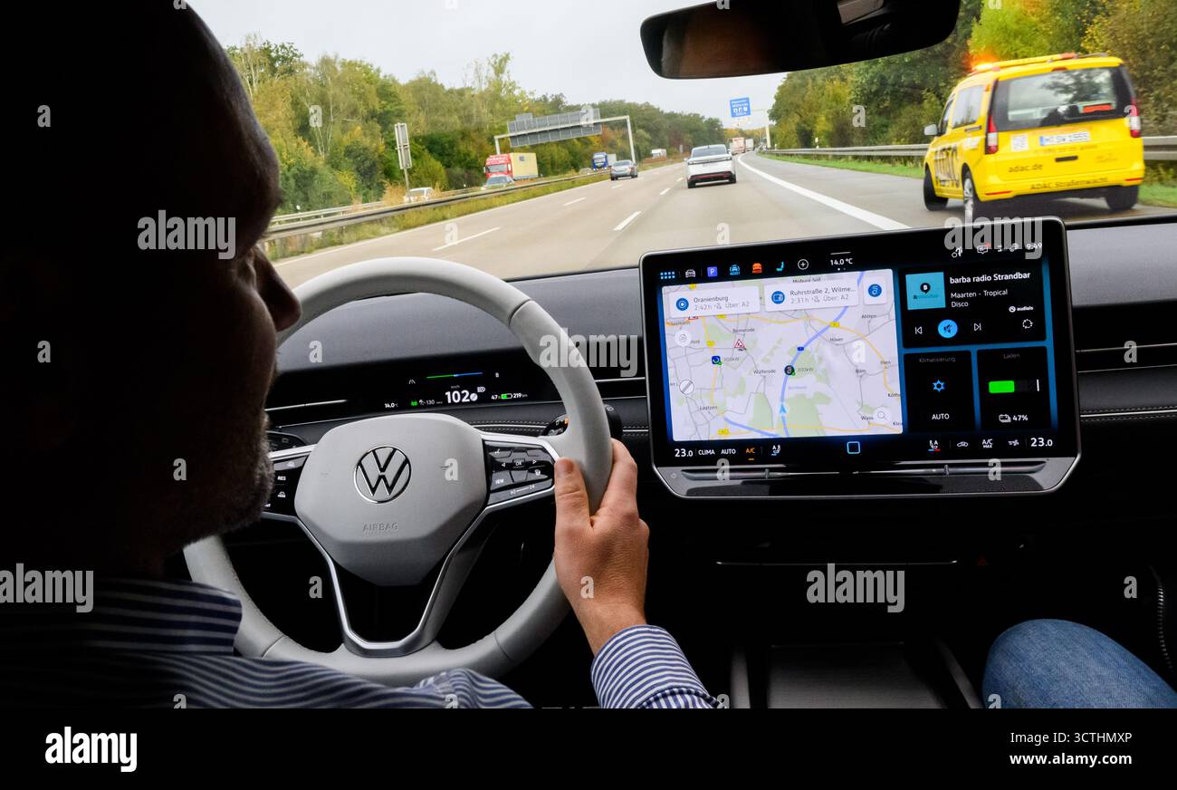 Car2x hi-res stock photography and images - Alamy