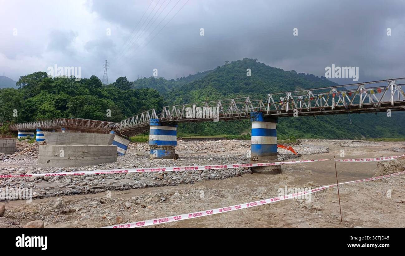 Siliguri, West Bengal, India. 7th Oct, 2025. A washed-away portion of ...
