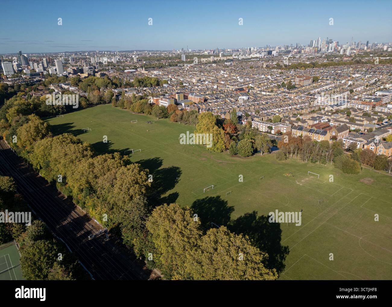 Wandsworth common aerial hi-res stock photography and images - Alamy