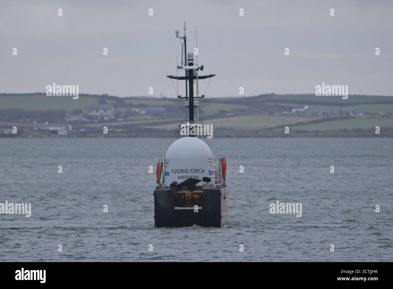 Satcom vessel hi-res stock photography and images - Alamy