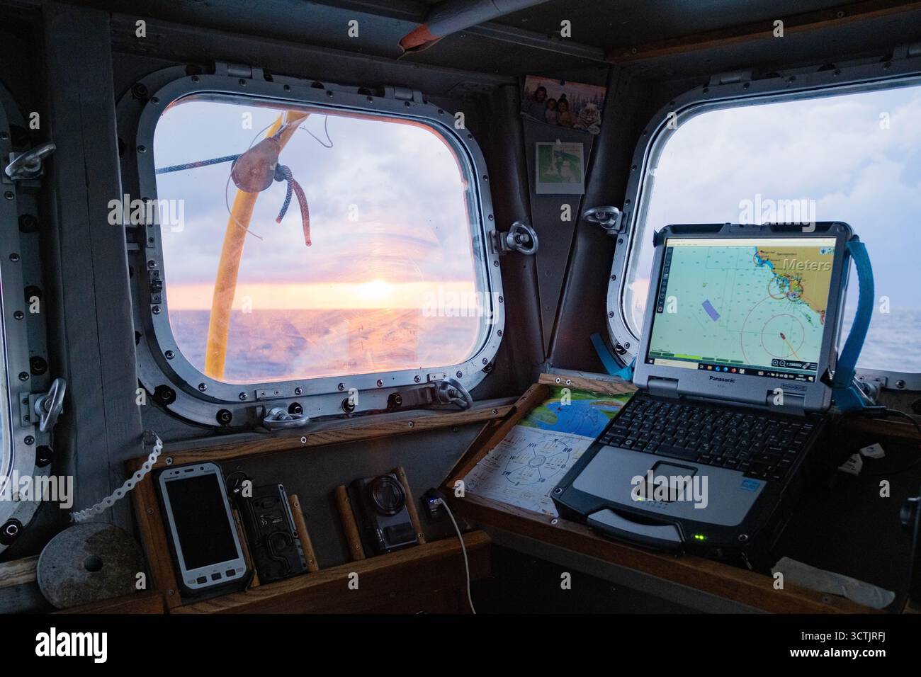 Ais fishing hi-res stock photography and images - Alamy
