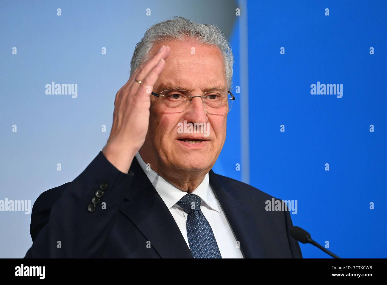 Joachim HERRMANN (Minister of the Interior of Bavaria), gesture, single ...