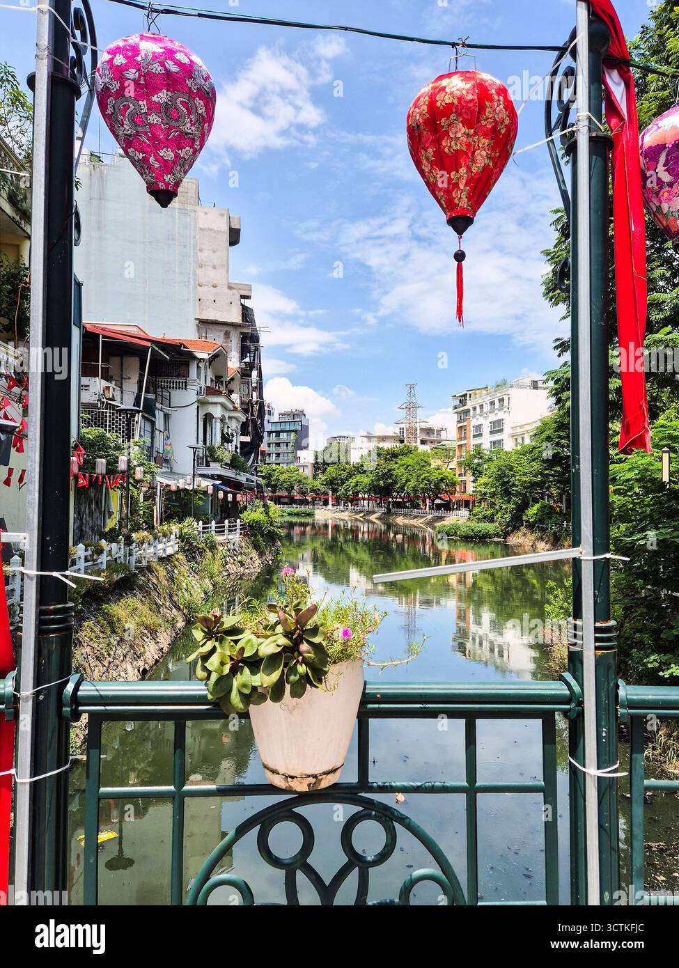 Vietnam hanoi local river hi-res stock photography and images - Alamy