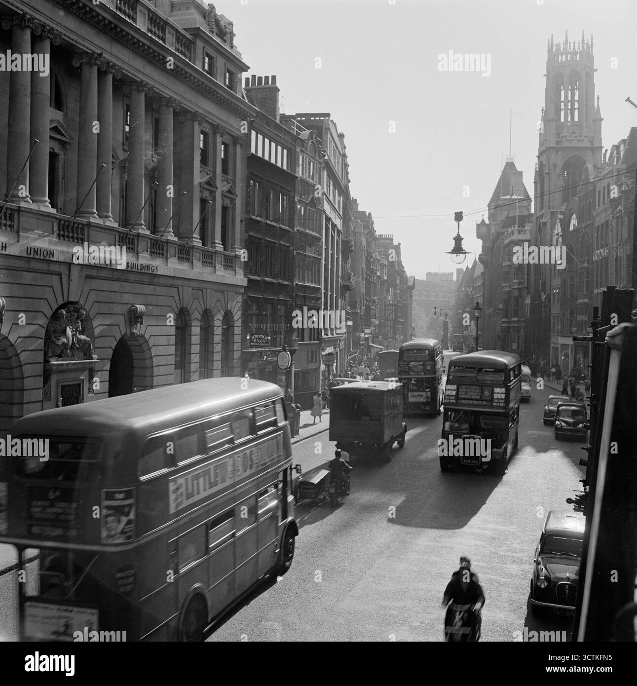 City london architecture double Black and White Stock Photos & Images ...