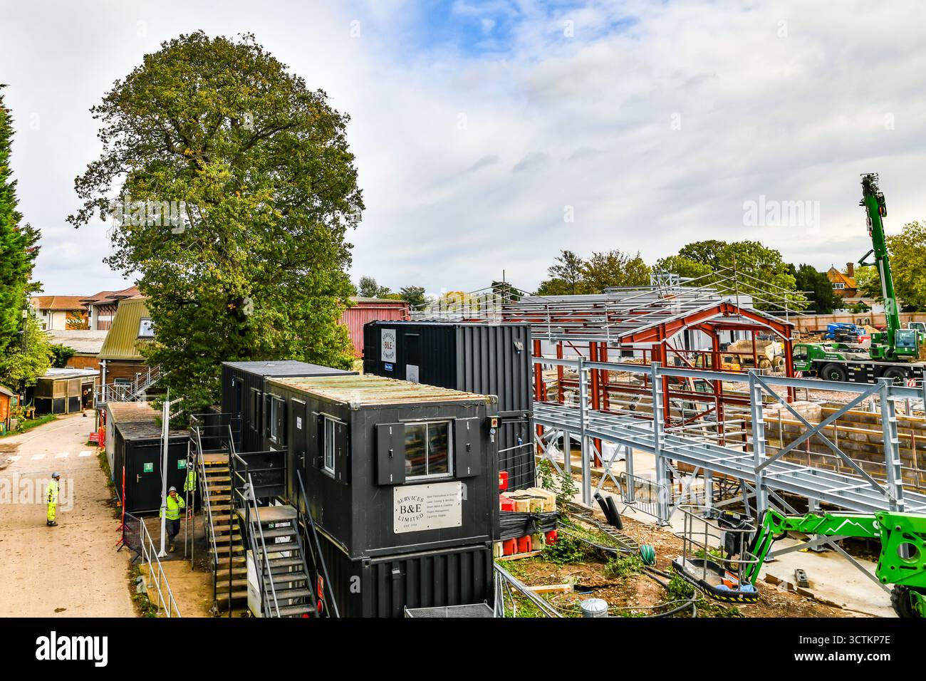 Chessington, UK. 5th Oct, 2025. Construction work continues on the new ...