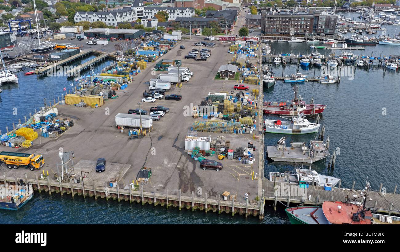 Commercial fishing wharf in newport ri hi-res stock photography and ...