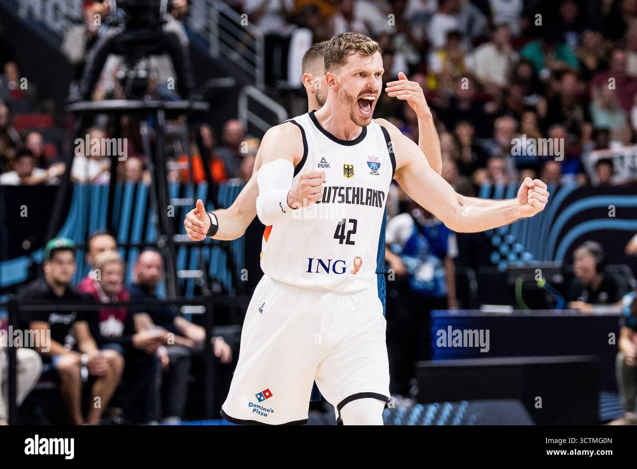 Andreas Obst (Deutschland, 42) jubelt FIBA EuroBasket 2025: Deutschland ...