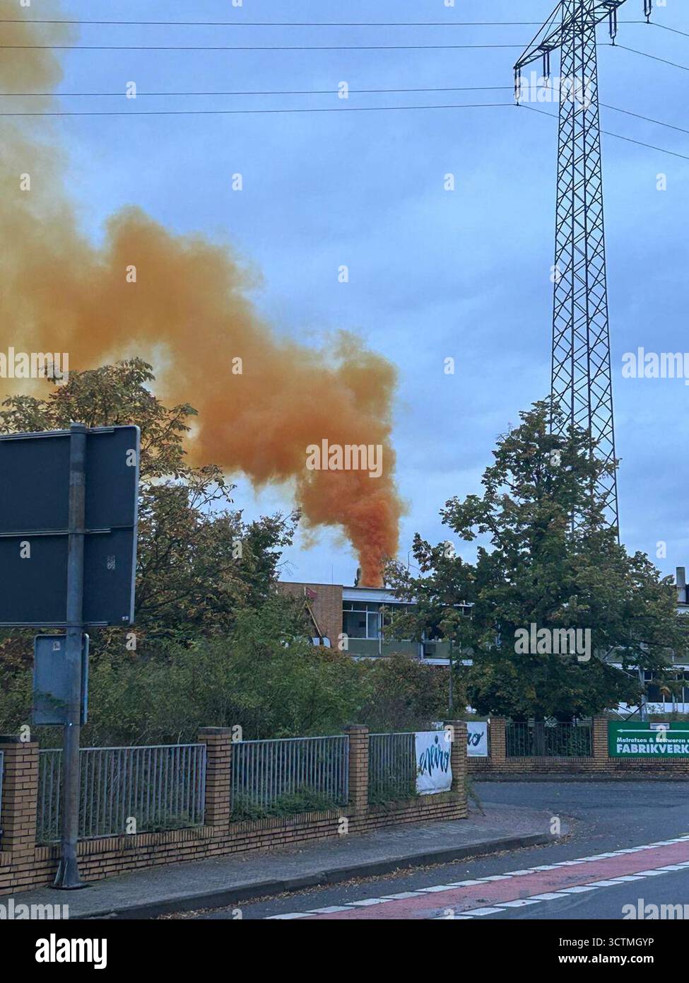 Aschaffenburg, Germany. 07th Oct, 2025. This screenshot shows a gas ...