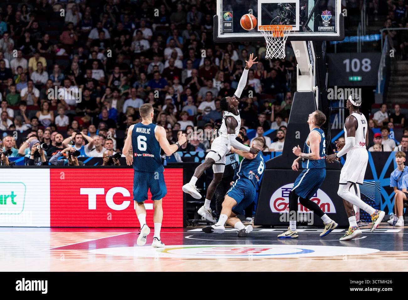 Dennis Schr?der (Deutschland, 17) im Wurf, Edo Muric (Slowenien, 8) FIBA EuroBasket 2025 ...