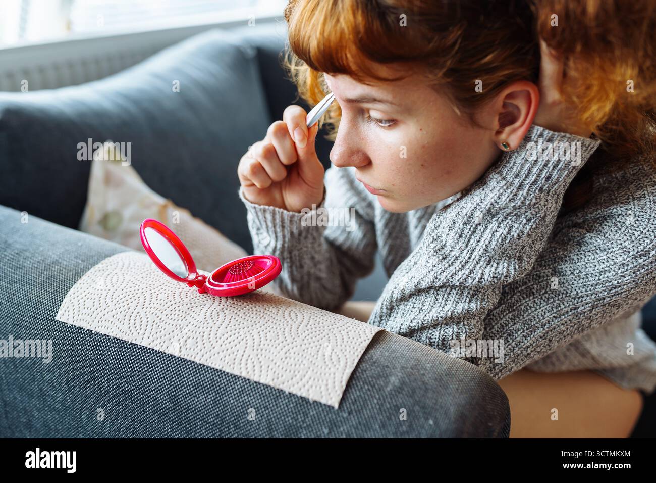 Young woman looks problematic hi-res stock photography and images - Alamy