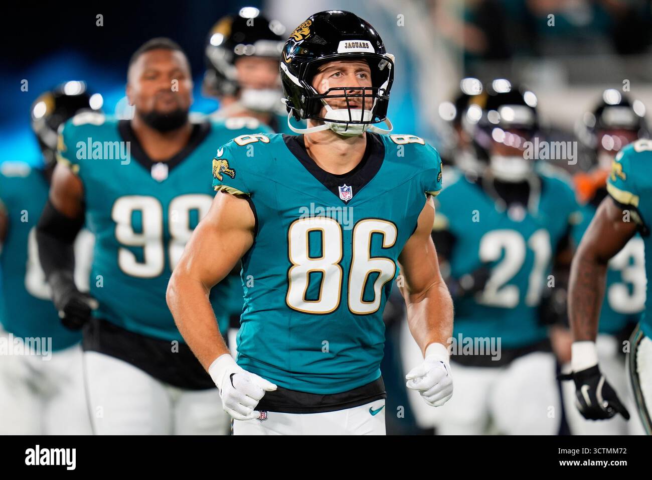 Jacksonville Jaguars tight end Johnny Mundt (86) runs on the field ...