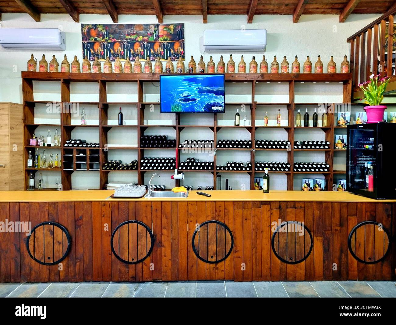 Vassilakis winery hi-res stock photography and images - Alamy