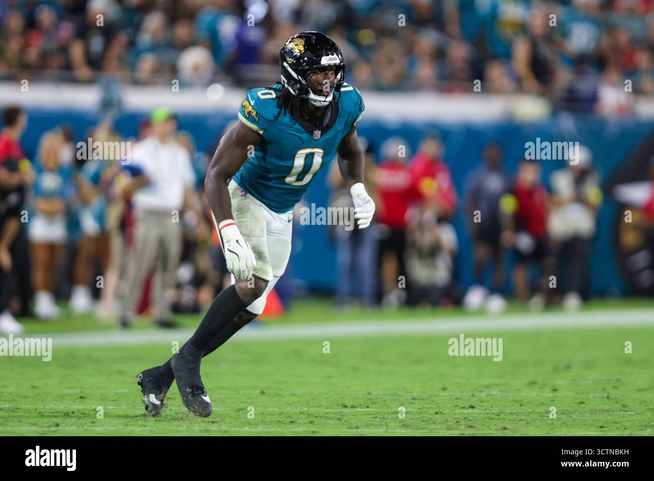 Jacksonville Jaguars linebacker Devin Lloyd (0) reacts at the snap ...