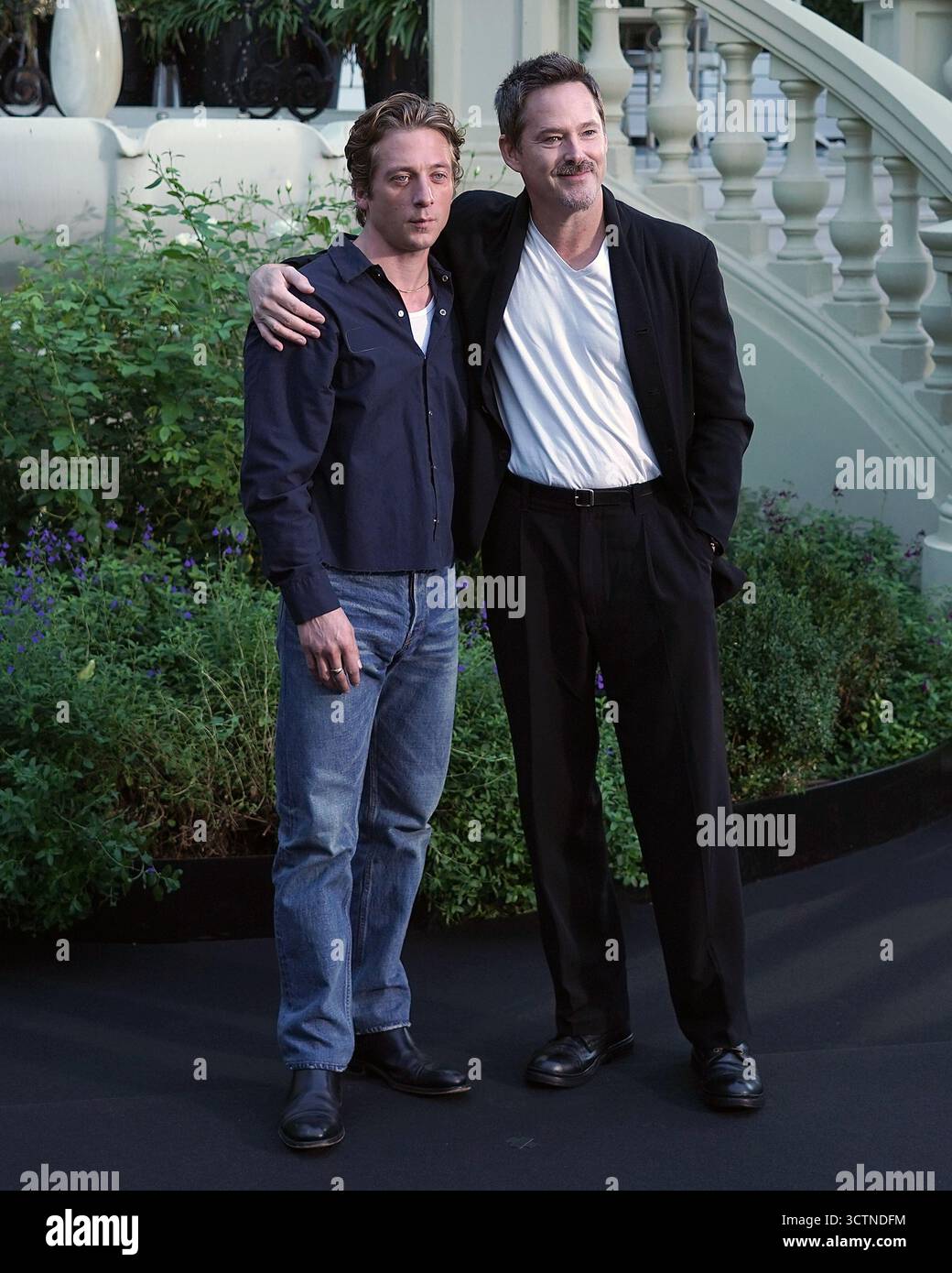 Actor Jeremy Allen White (l) and director Scott Cooper attend the ...
