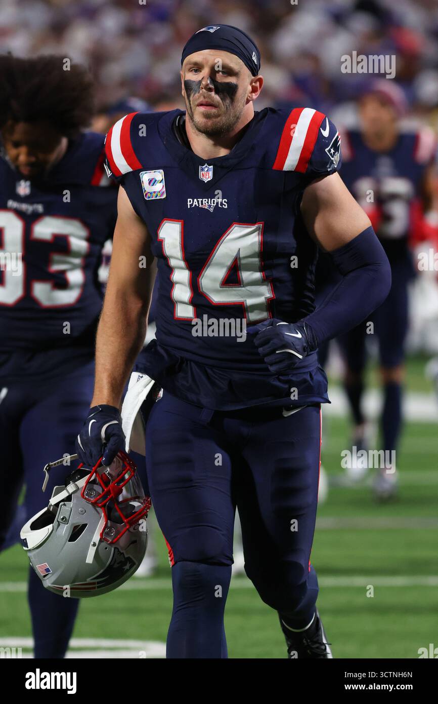 New England Patriots linebacker Robert Spillane (14) runs off the field ...