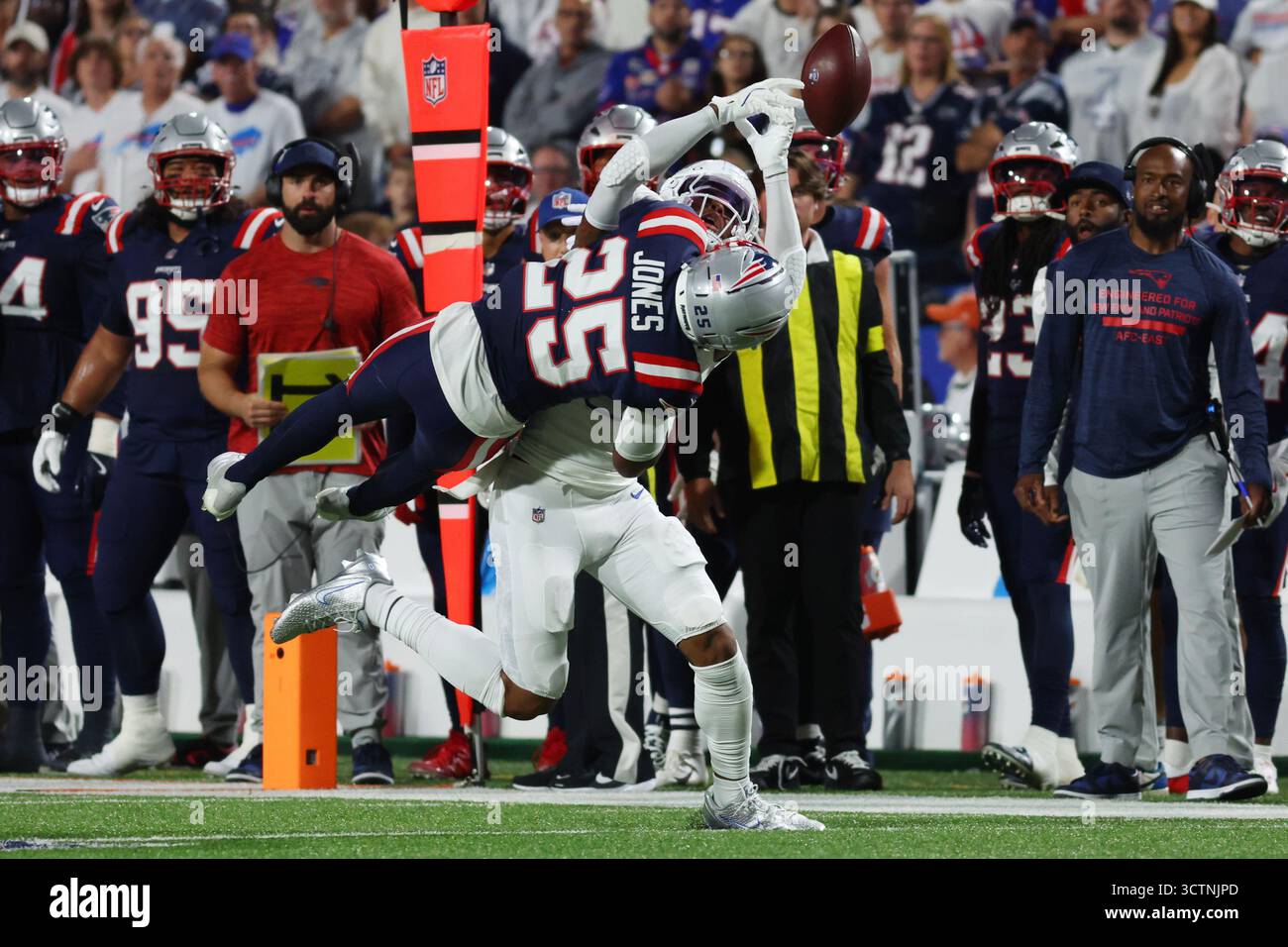 New England Patriots cornerback Marcus Jones (25) defends against ...