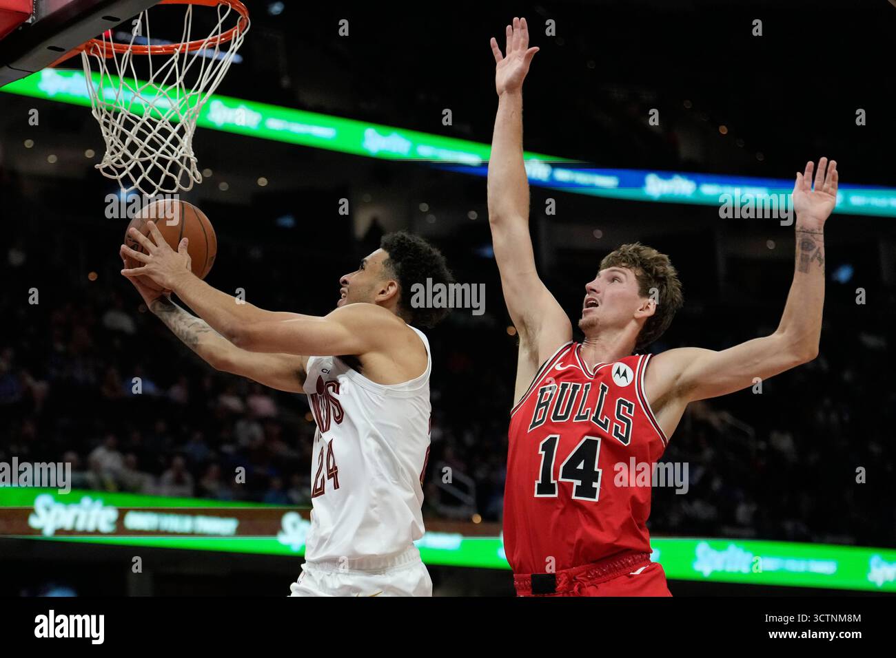 Cleveland Cavaliers guard Tyrese Proctor (24) shoots in front of ...