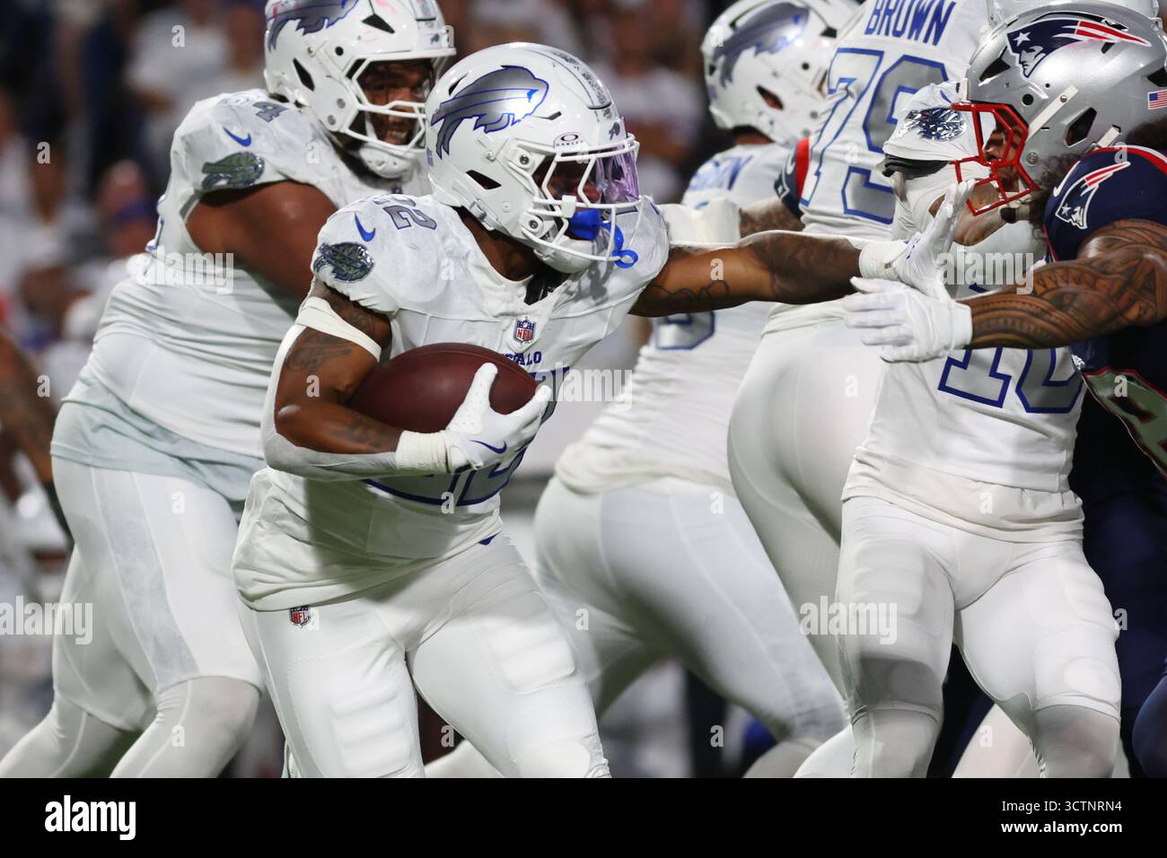 Buffalo Bills running back Ray Davis (22) carries the ball during the ...