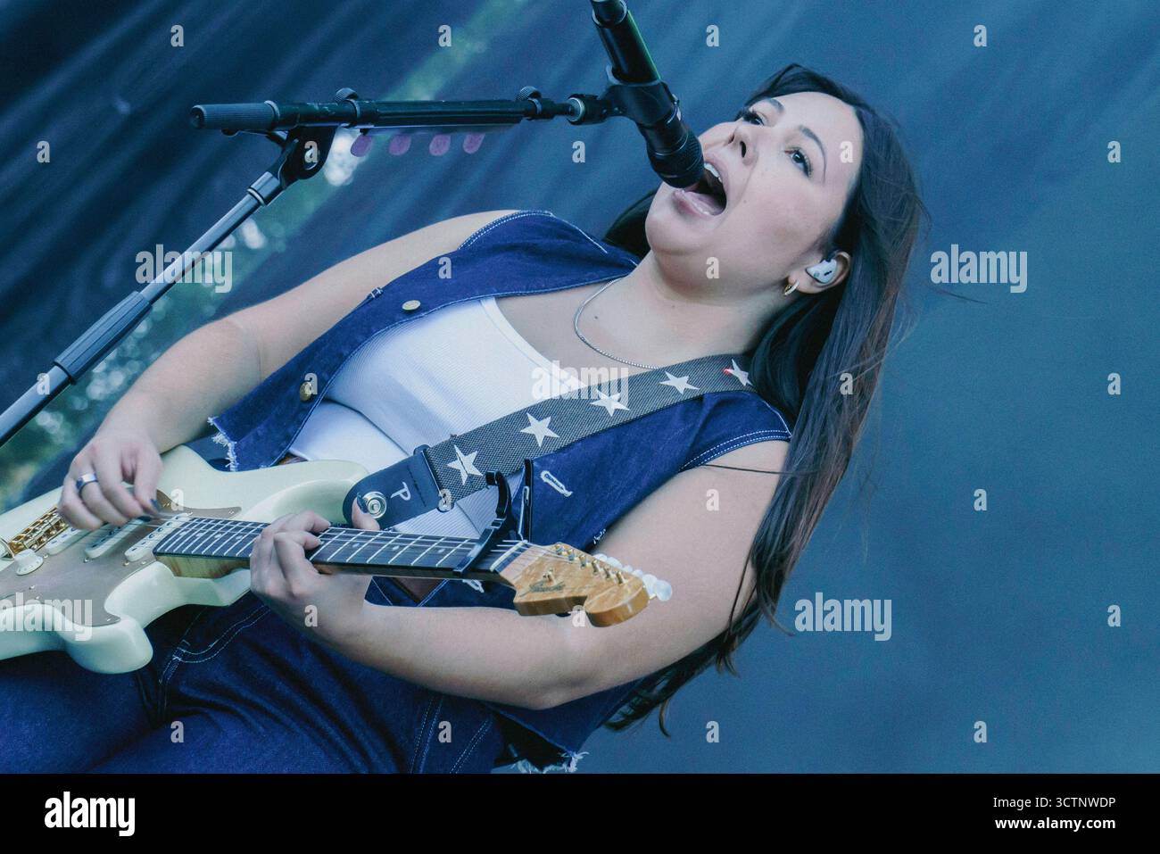 October 5, 2025, Austin, Texas, USA: Austin, Texas. Gigi Perez and band ...