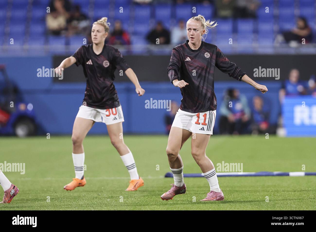 Lea Schuller of Bayern Munich warms up during the Women's Champions ...