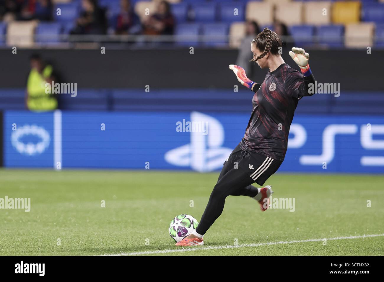 Ena Mahmutovic of Bayern Munich warms up during the Women's Champions ...