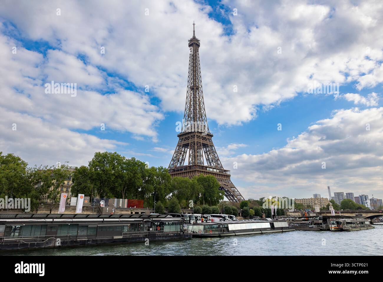 Paris france french monument hi-res stock photography and images - Alamy