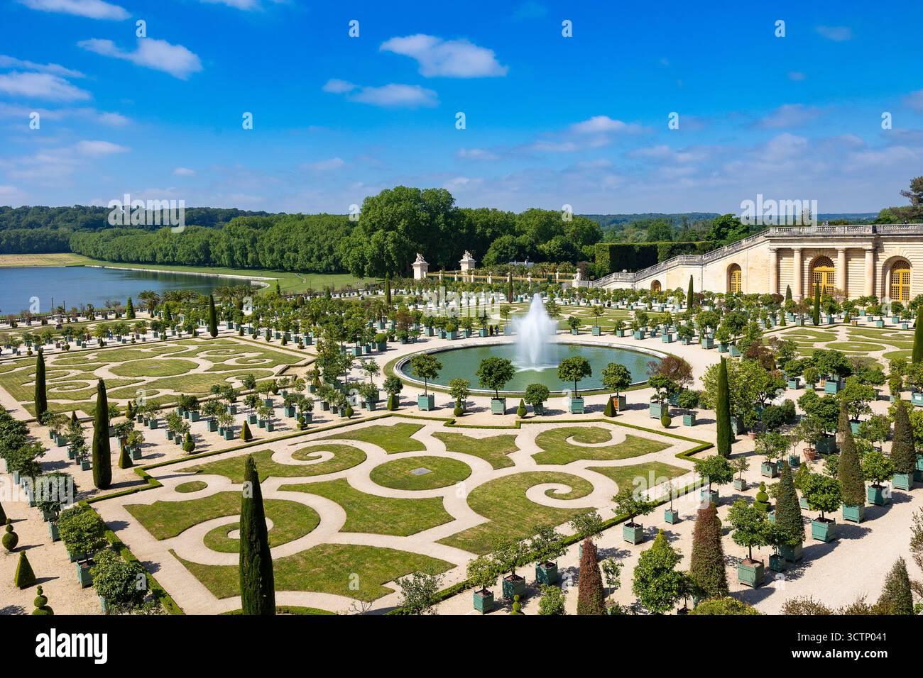 Greenery gardens hi-res stock photography and images - Alamy