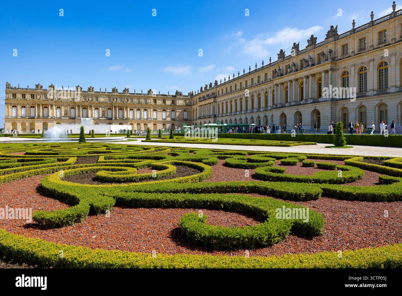 Historic estate france hi-res stock photography and images - Alamy
