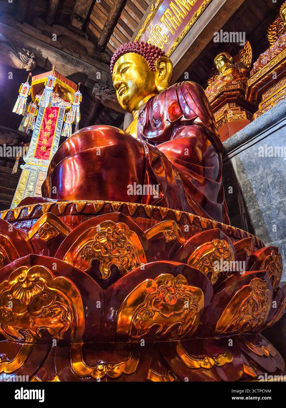 Vietnam sapa fansipan temple hi-res stock photography and images - Alamy
