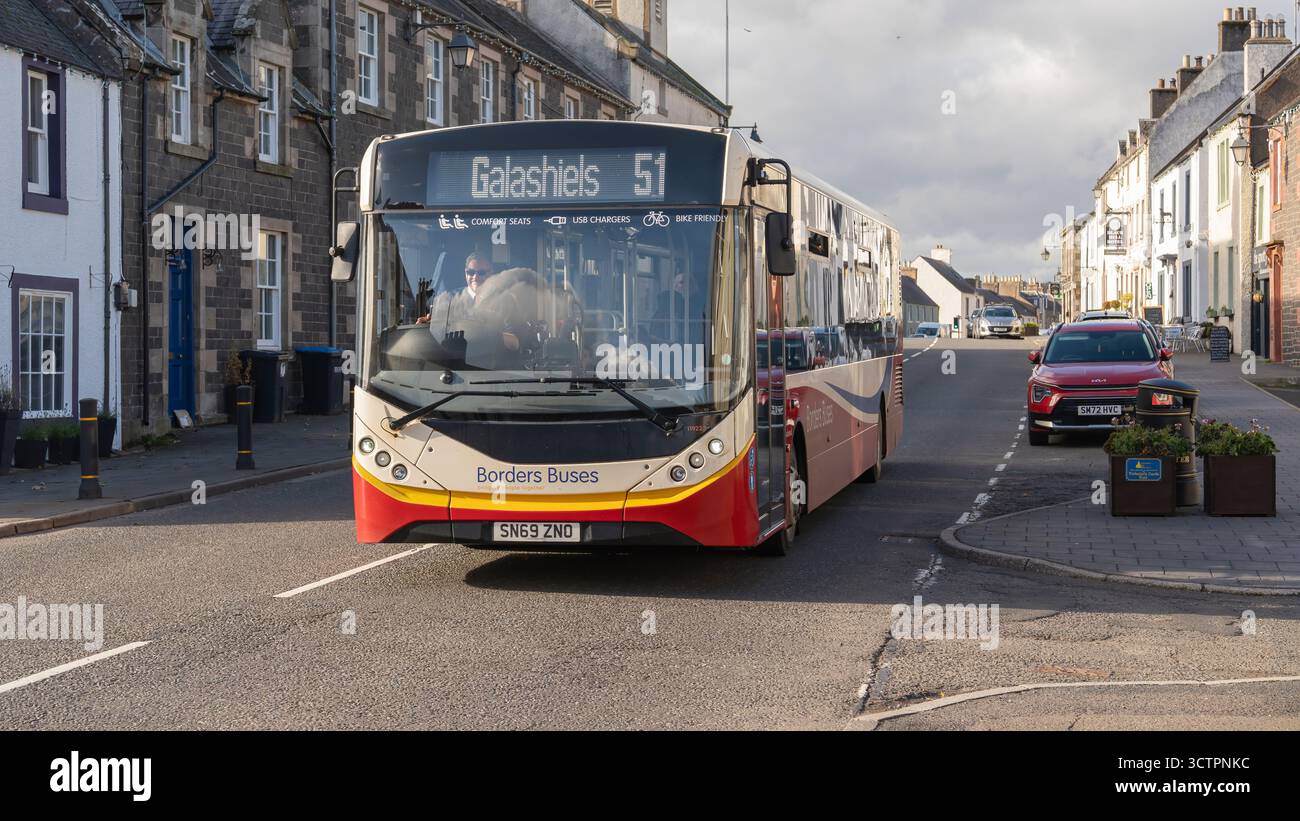 Regional bus hi-res stock photography and images - Alamy