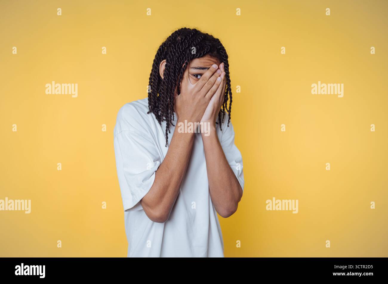 Person with dreadlocks hi-res stock photography and images - Alamy
