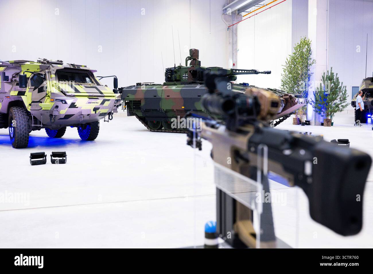 27.08.2025 - Einweihung Artilleriewerk von Rheinmetall in Unterlüß ...