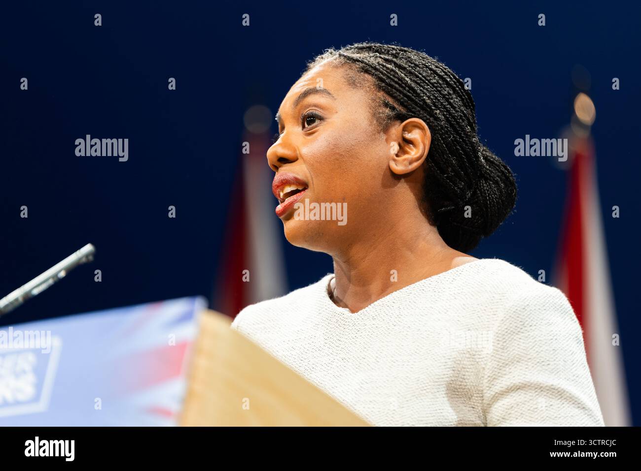 Manchester , UK. 08 OCT, 2025. Party leader Kemi Badenoch delivers her ...