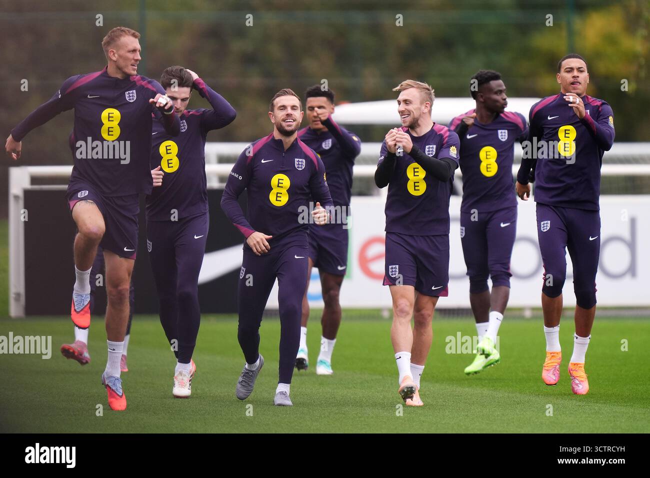 (left to right) England's Dan Burn, Declan Rice, England's Jordan ...