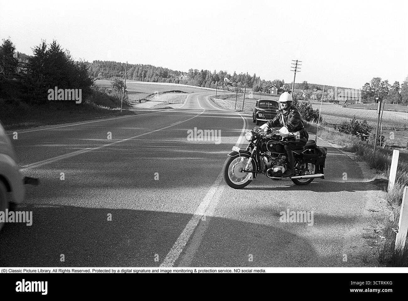 1950s historical man taking hi-res stock photography and images - Alamy
